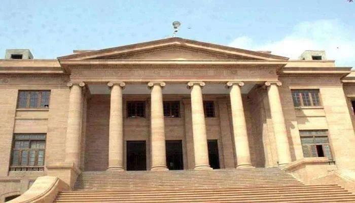 SHC seeks comments on plea against ban on six-seat rickshaws on various ...
