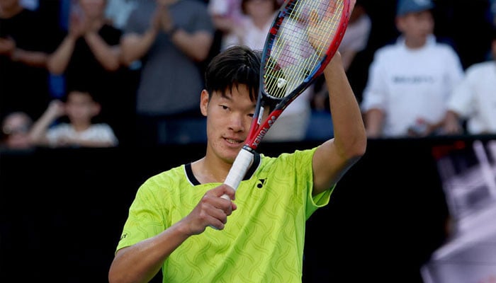 Young star Zheng may have to give back Australian Open prize money