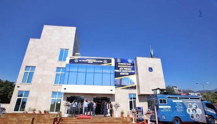 F-6 Khidmat Markaz offers 24-hour services