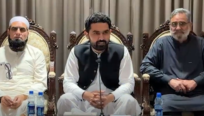 Over 30 MPAs skip KP PTI parliamentary party meeting