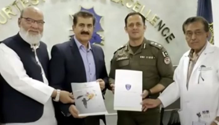 Traffic police sign MoU with a hospital