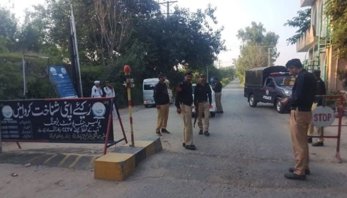 2 law enforcers killed, 20 injured in Rawalakot firing: AJK SC rules 12 ...