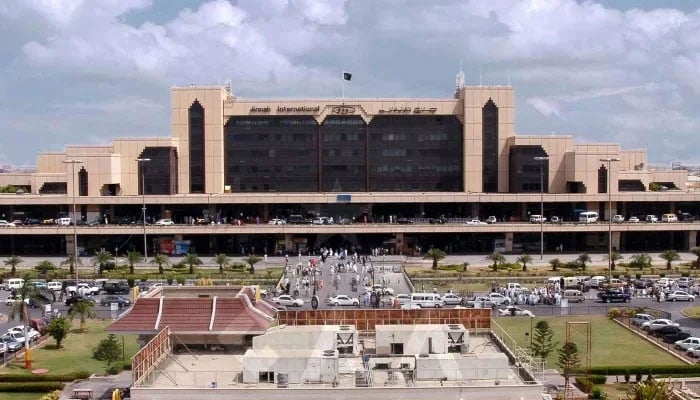 PAA plans chairlifts, cable cars and zip lines at major airports