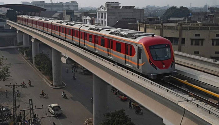 Free travel by Orange Train, Metro bus ends
