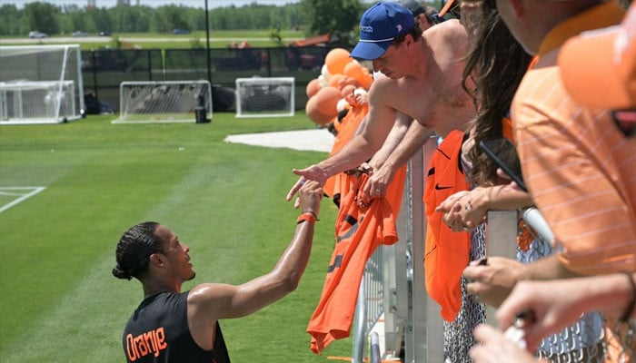 Fans hope ‘Orange Street’ guides Dutch to World Cup victory