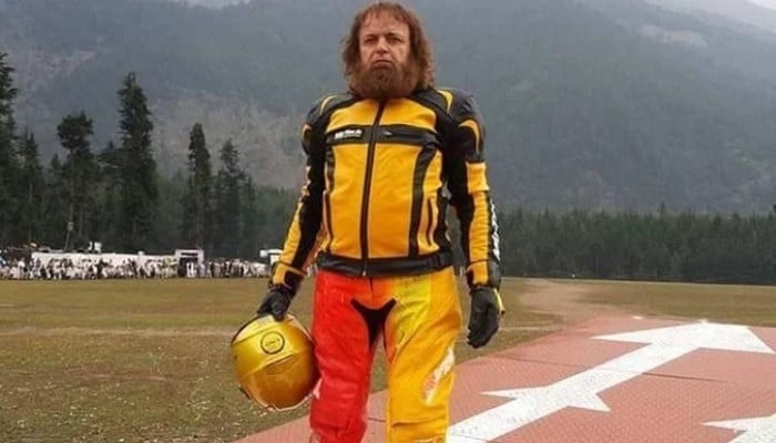 Sultan Golden sets records for fastest reverse drive, longest reverse ...