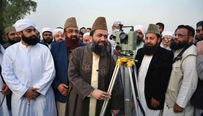 Eid ul Adha: Ruet-e-Hilal Committee meeting underway for Zil Hajj moon ...